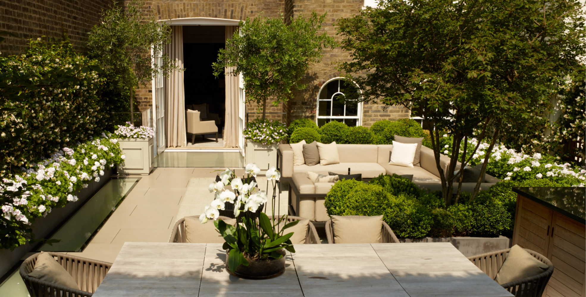 A London Roof Terrace – Bowles & Wyer