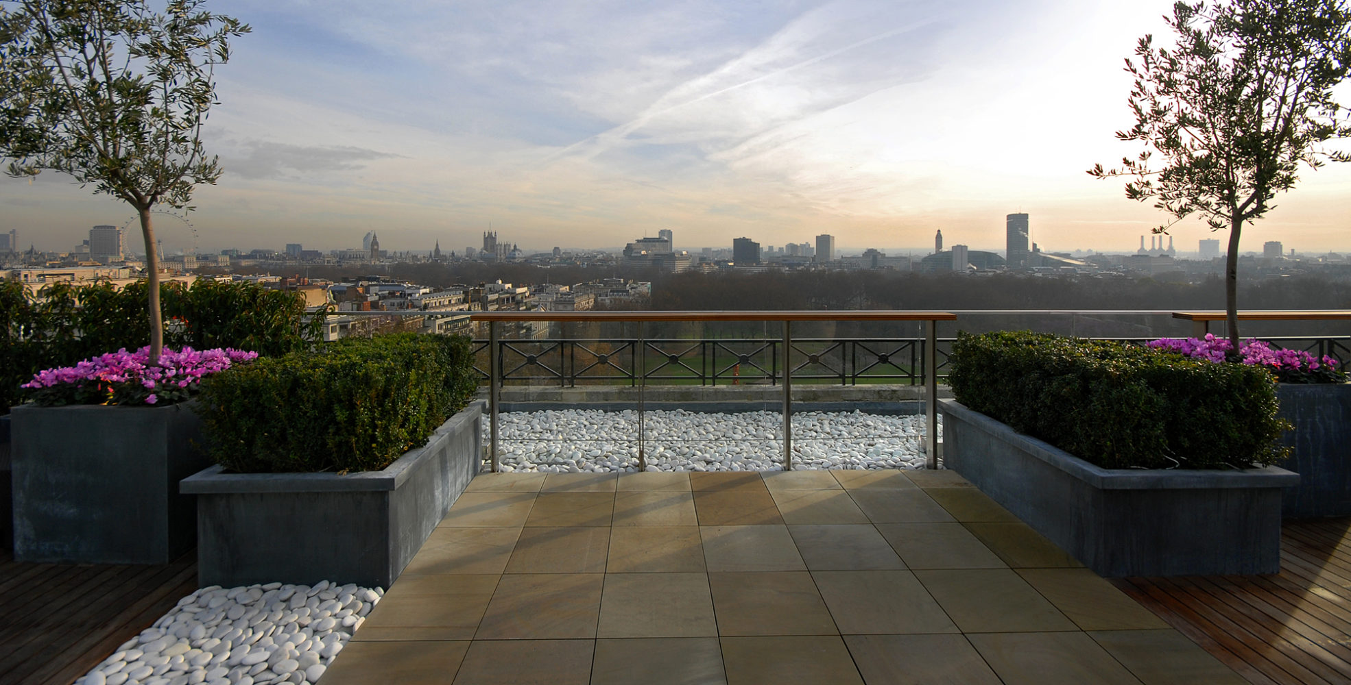 Large roof terrace in Central London – Bowles & Wyer